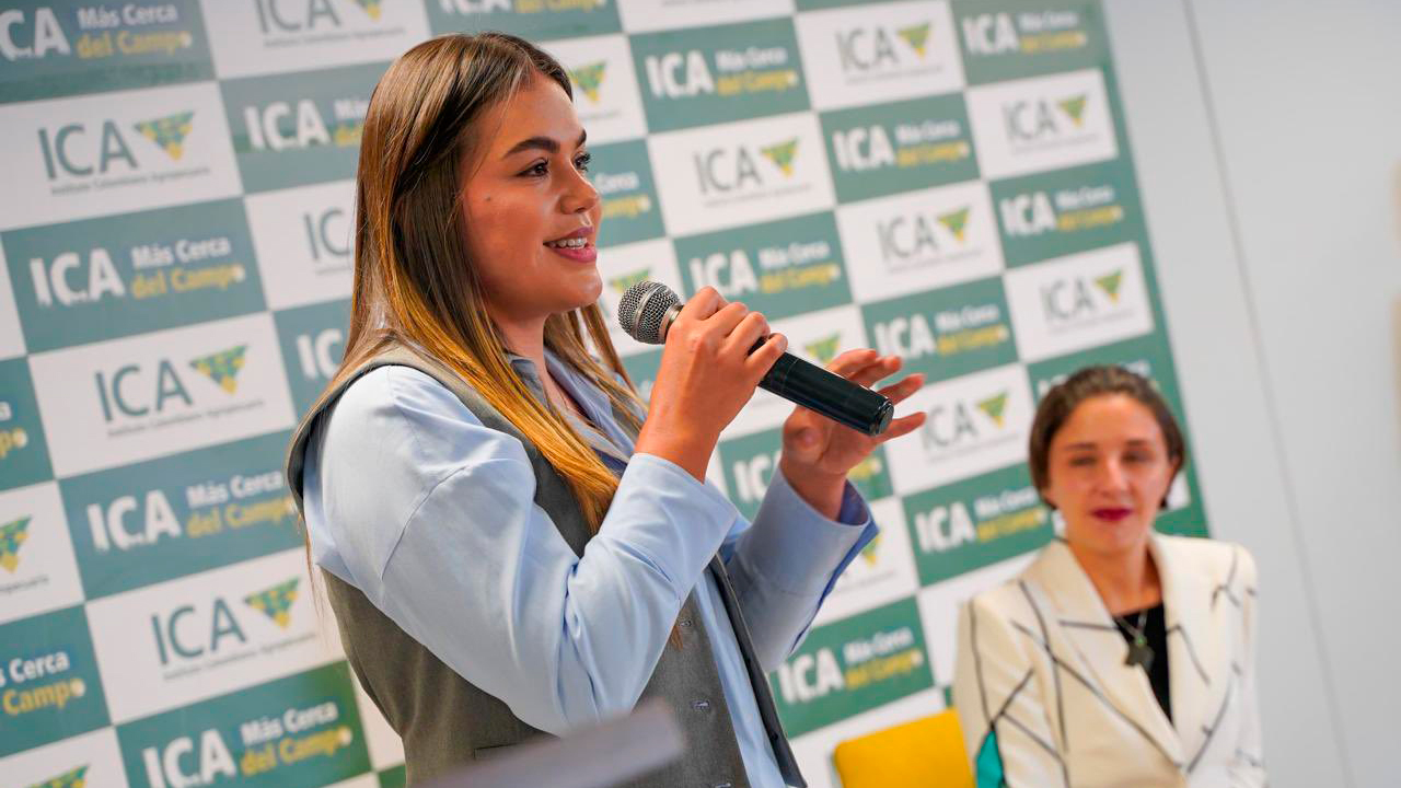 Paula Andrea Cepeda tomó posesión como gerente del ICA